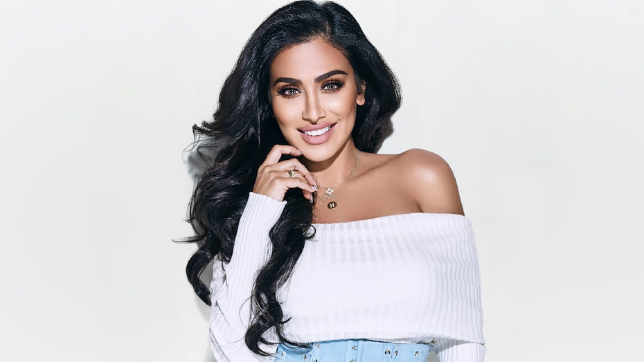 Top 15 Social Media Influencers in the Dubai in 2025 - Pella Global